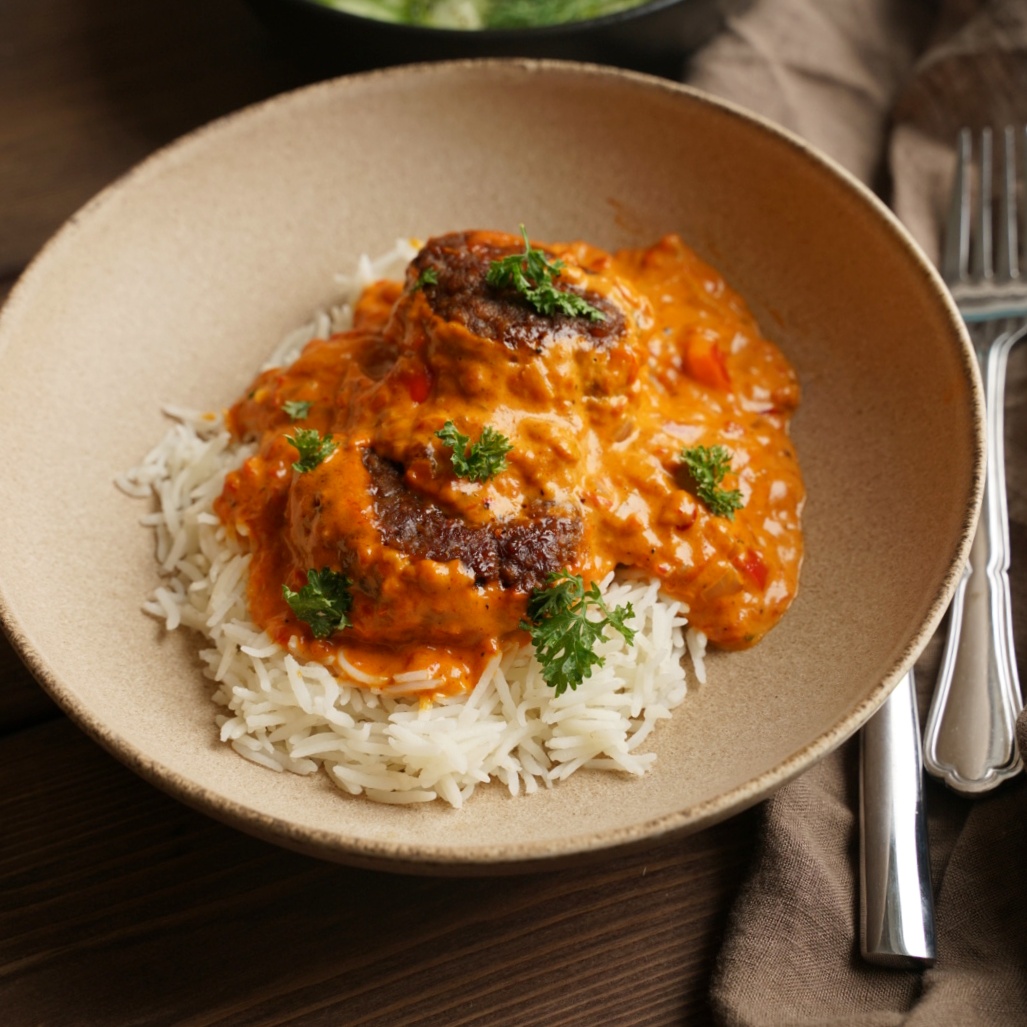 Vegetariska biffar i ajvarsås med ris - Matinspo.se