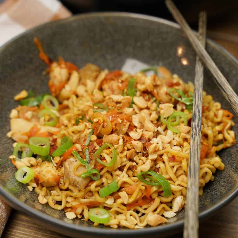 Enkla thainudlar med kyckling - Matinspo.se